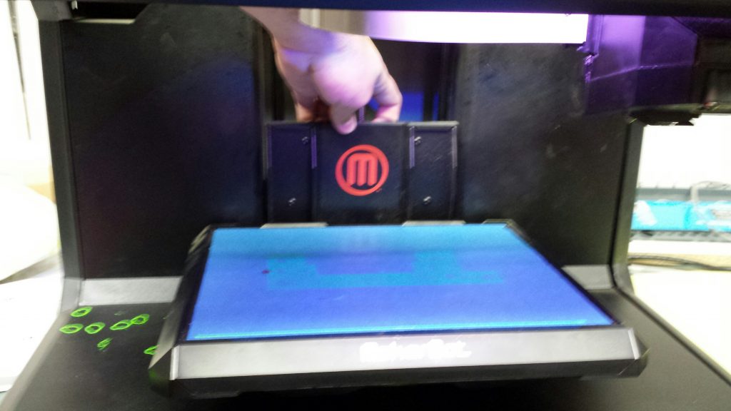 Manually Leveling The Replicator 5th Gen Build Plate – Thor 3D